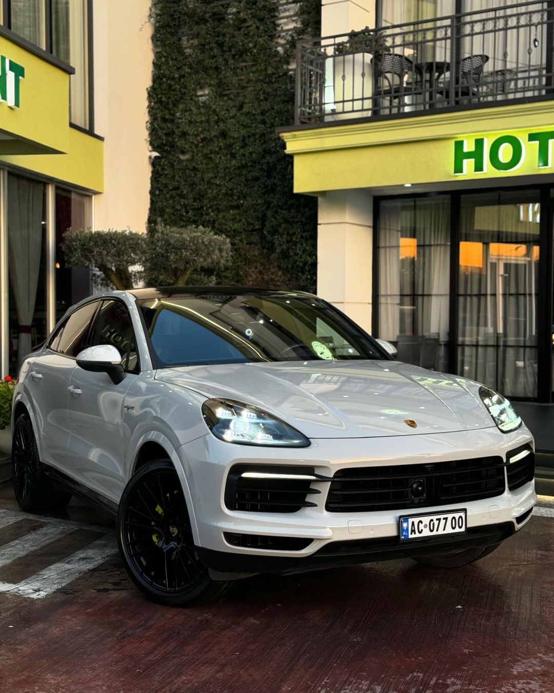 PORCHE CAYENNE - Autostation Car Sales