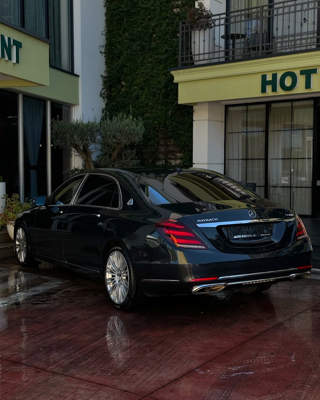 Mercedes Benz S560 Maybach - Autostation Car Sales