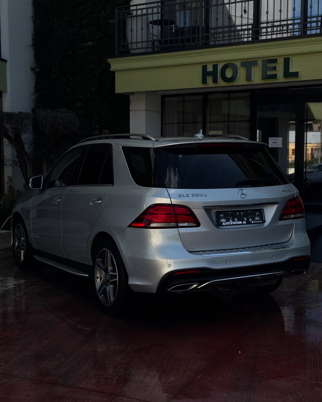 Mercedes Benz GLE 350d - Autostation Car Sales