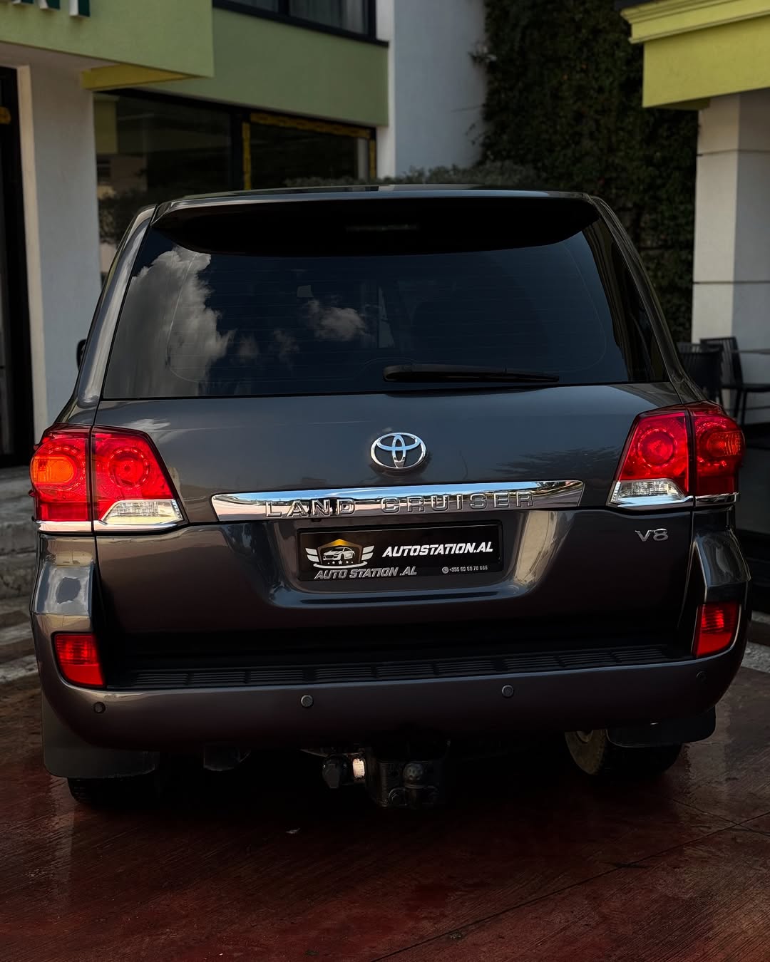 Toyota Land Cruiser 200 - Autostation Car Sales