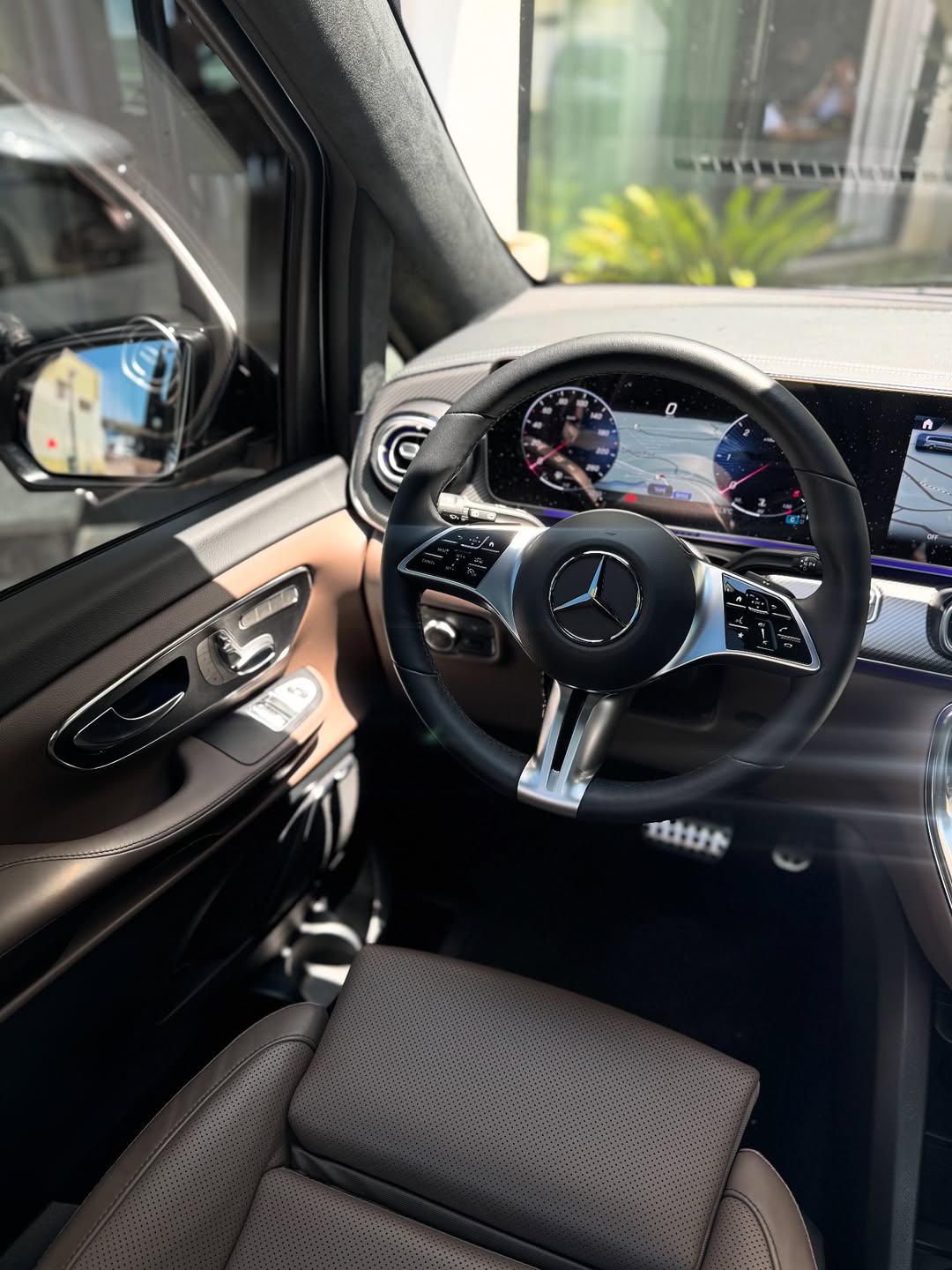 Mercedes Benz V300d - Autostation Car Sales